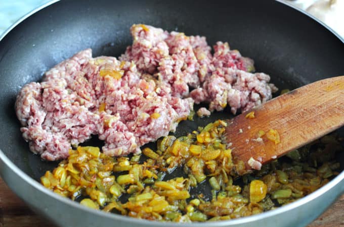 Malfouf (Lebanese Stuffed Cabbage) - Medmunch