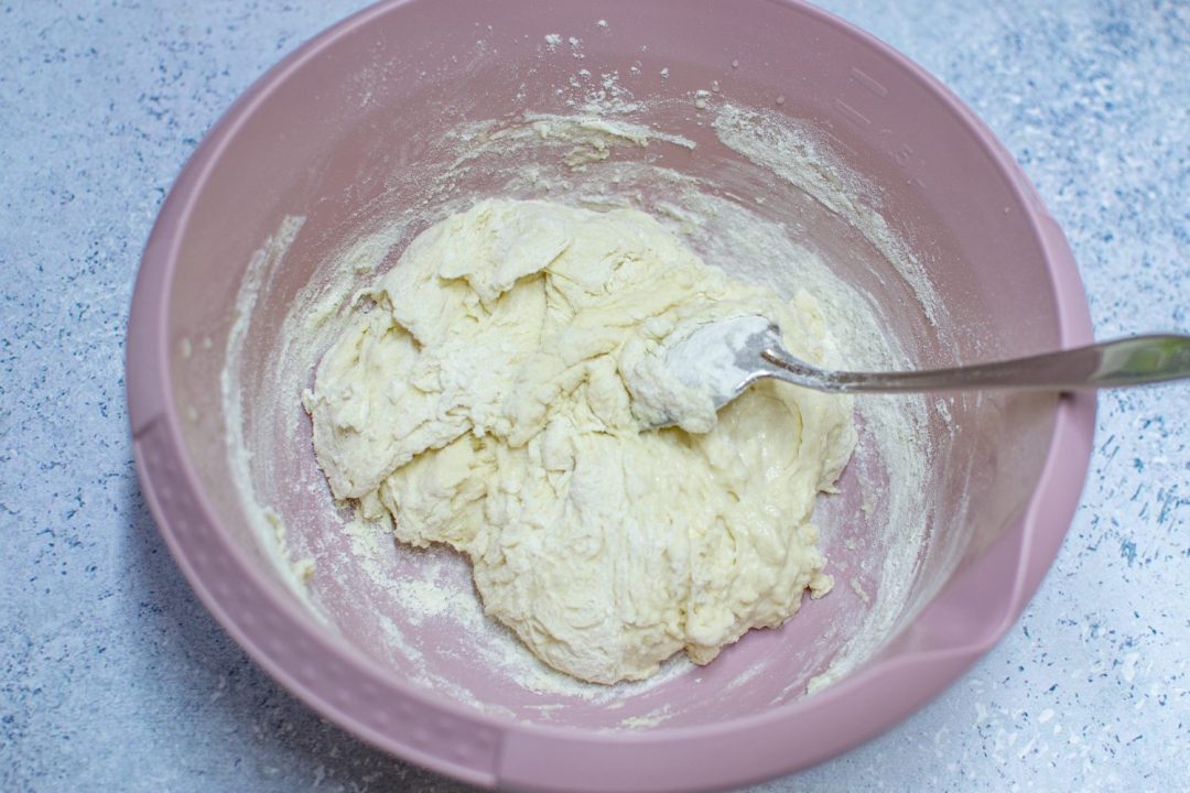 Easy Manakish (Lebanese Cheese or Za'atar Flatbread) - Medmunch