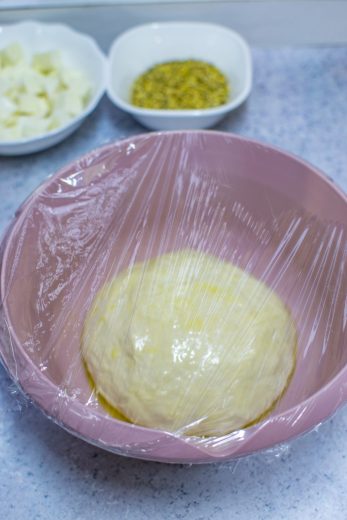 Easy Manakish (Lebanese Cheese or Za'atar Flatbread) - Medmunch